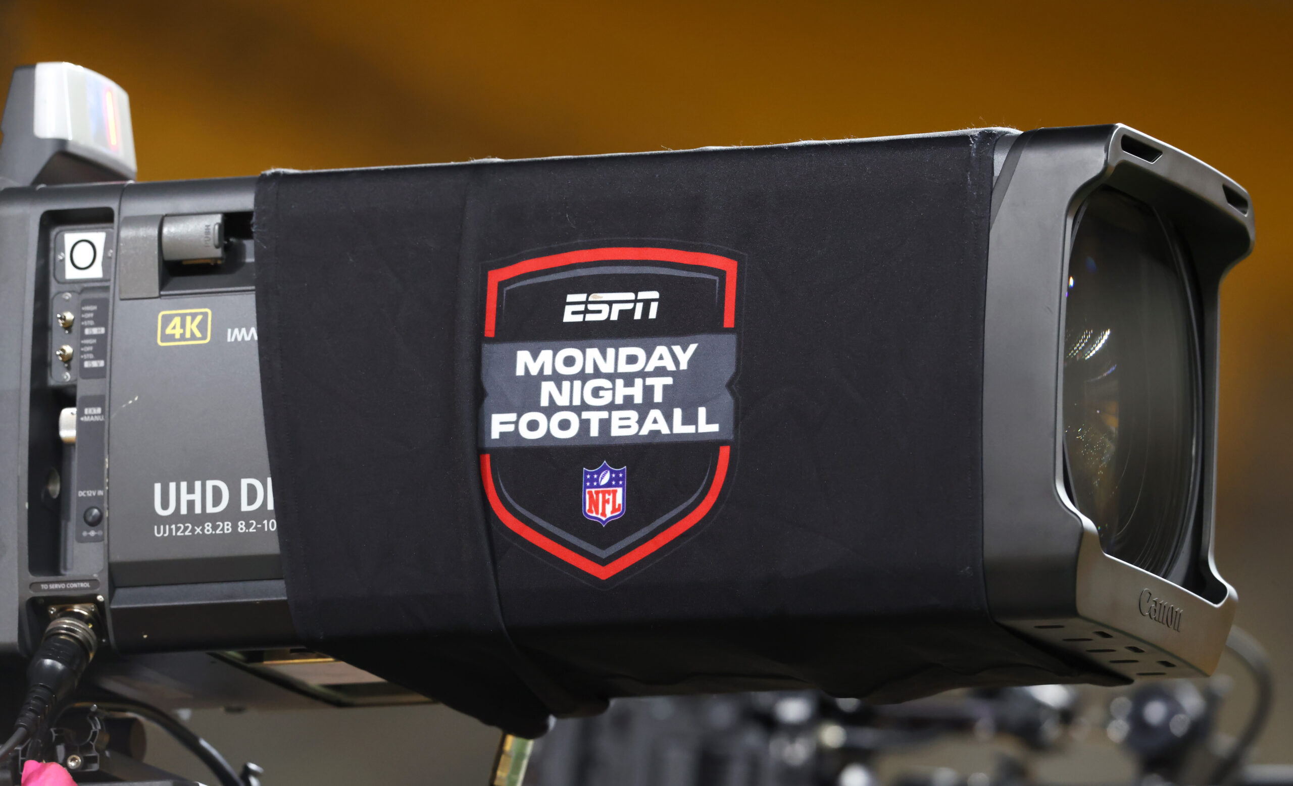 NFL tears up $111B TV deal 4 years early—Netflix or YouTube could steal ...