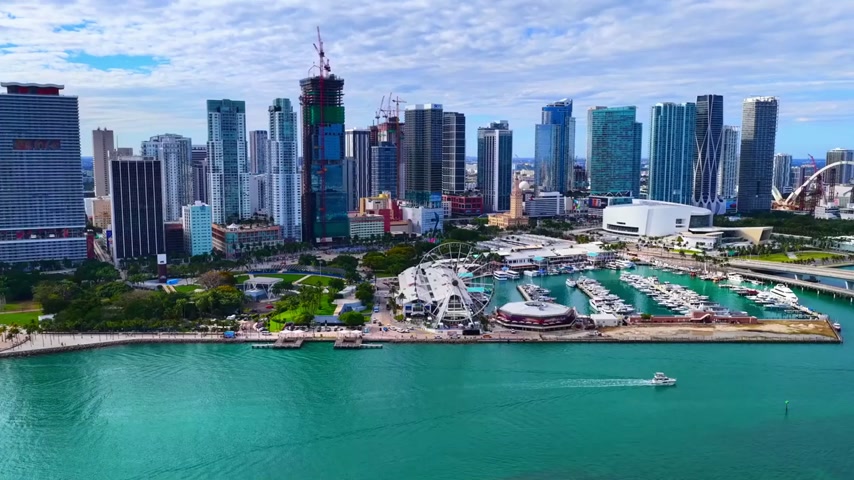 Bayfront Park, Miami: Drone explores iconic park on Biscayne Bay