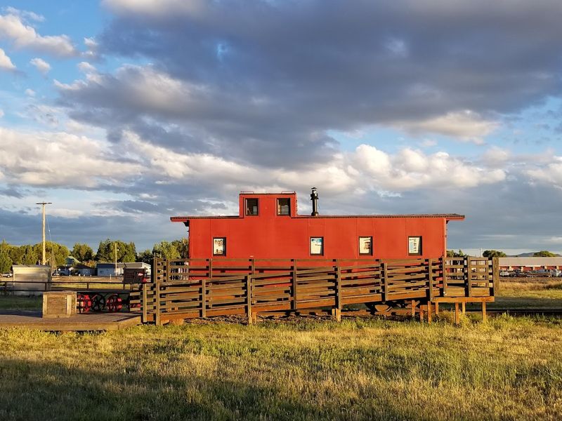 This 110-mile Oregon rail trail is perfect for running, biking, and ...