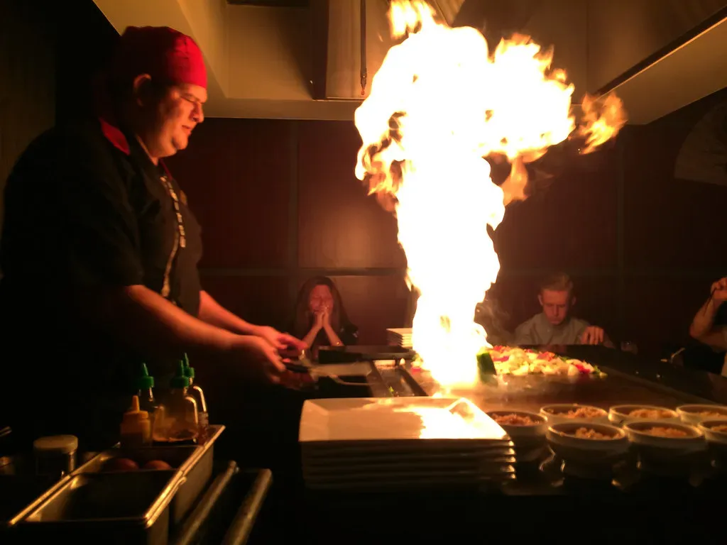 The knife drop: 11 things your hibachi chef noticed about your group ...