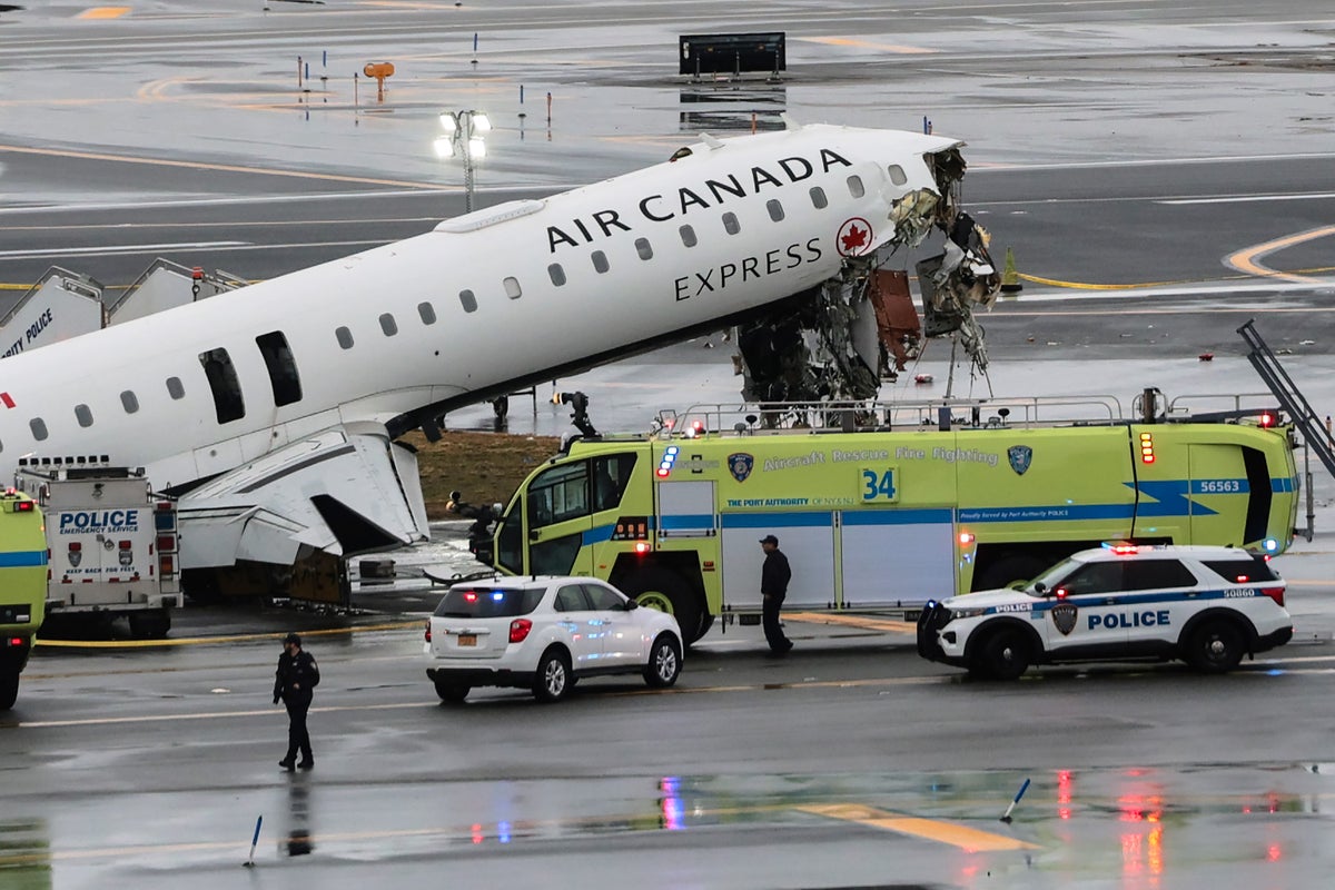 CEO apologizes after backlash over his LaGuardia plane crash statement