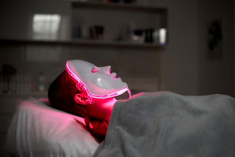 A skin health expert explains why red light therapy works