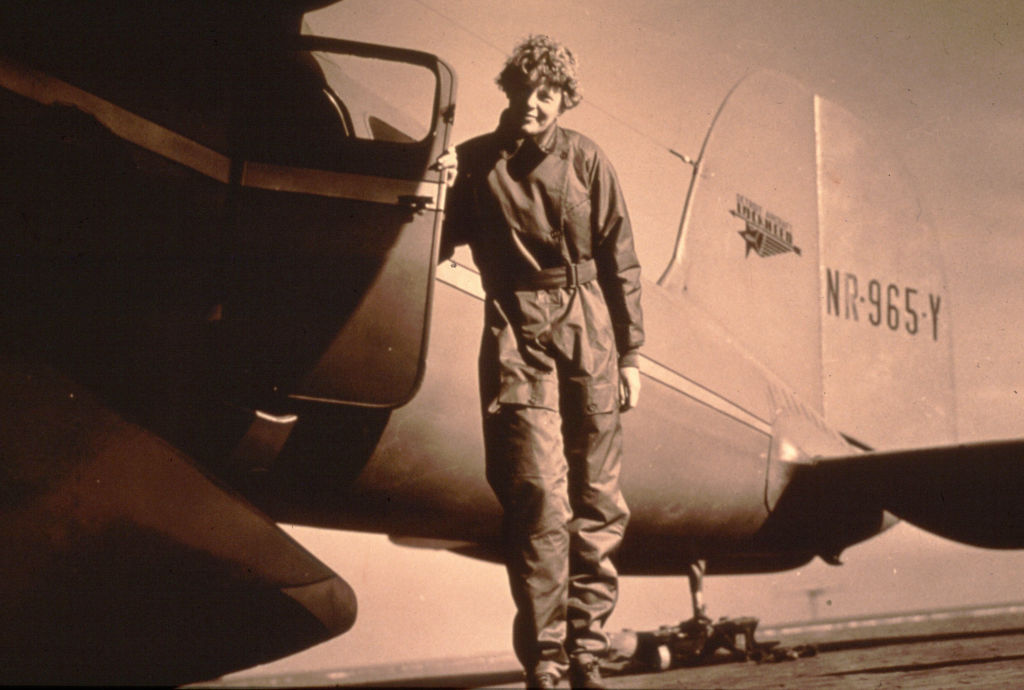 Pilot believes he may have spotted Amelia Earhart wreckage