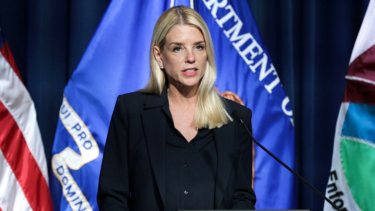What to know about thyroid cancer prognosis following Pam Bondi's diagnosis