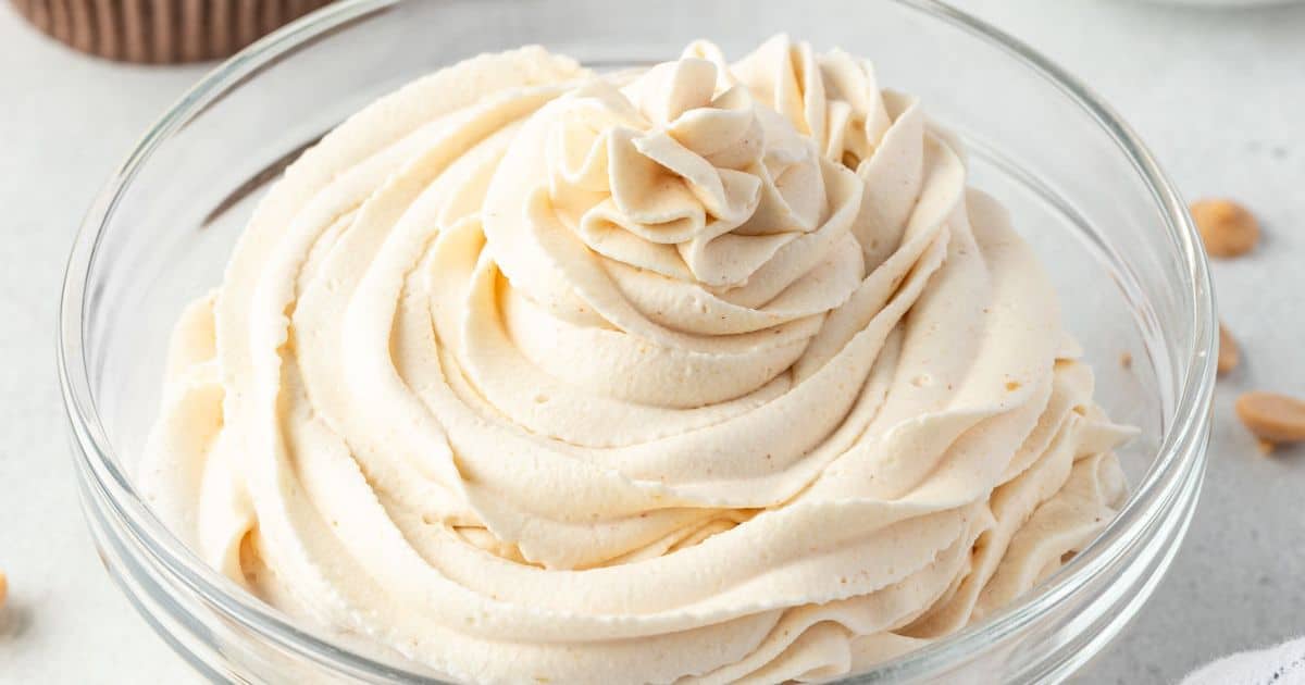 11 whipped cream recipes that instantly upgrade any dessert