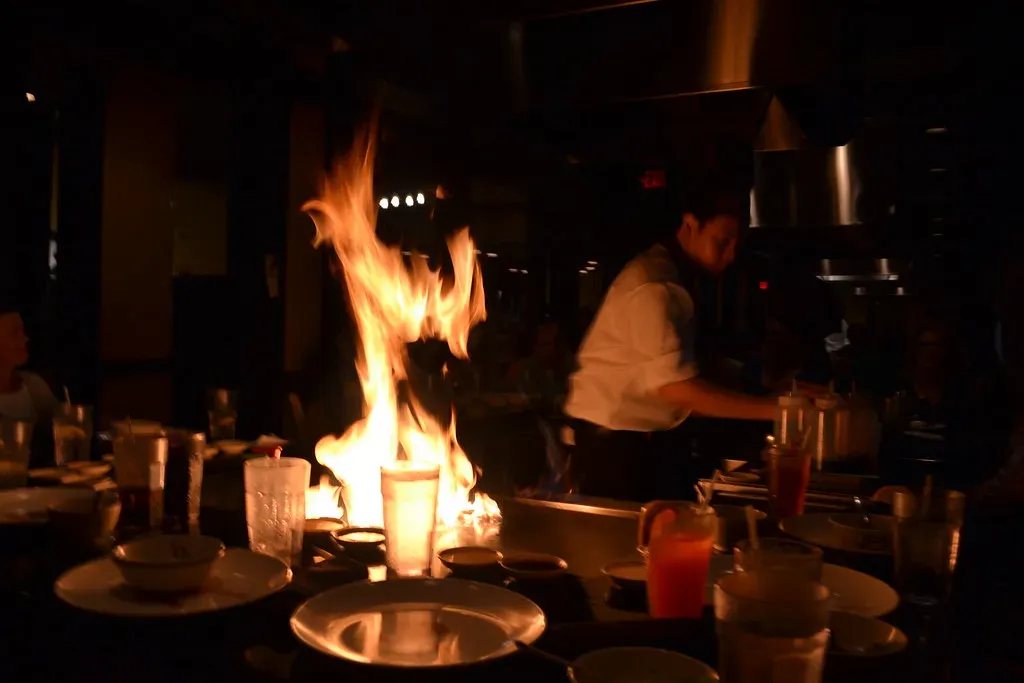 The knife drop: 11 things your hibachi chef noticed about your group ...