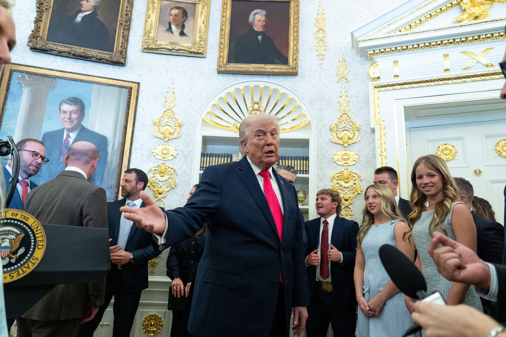 Trump shifts Iran timeline again as critics question endgame