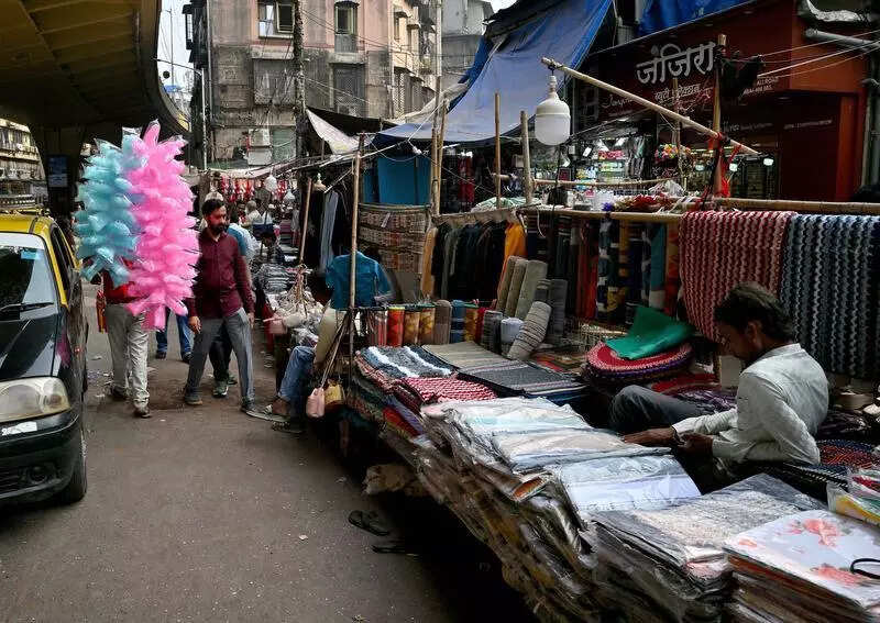 Crackdown on Mumbai hawkers 'indiscriminate': Shiv Sena's Sanjay Nirupam
