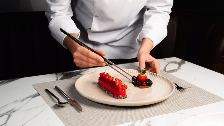 11 restaurant-worthy tips for plating desserts at home