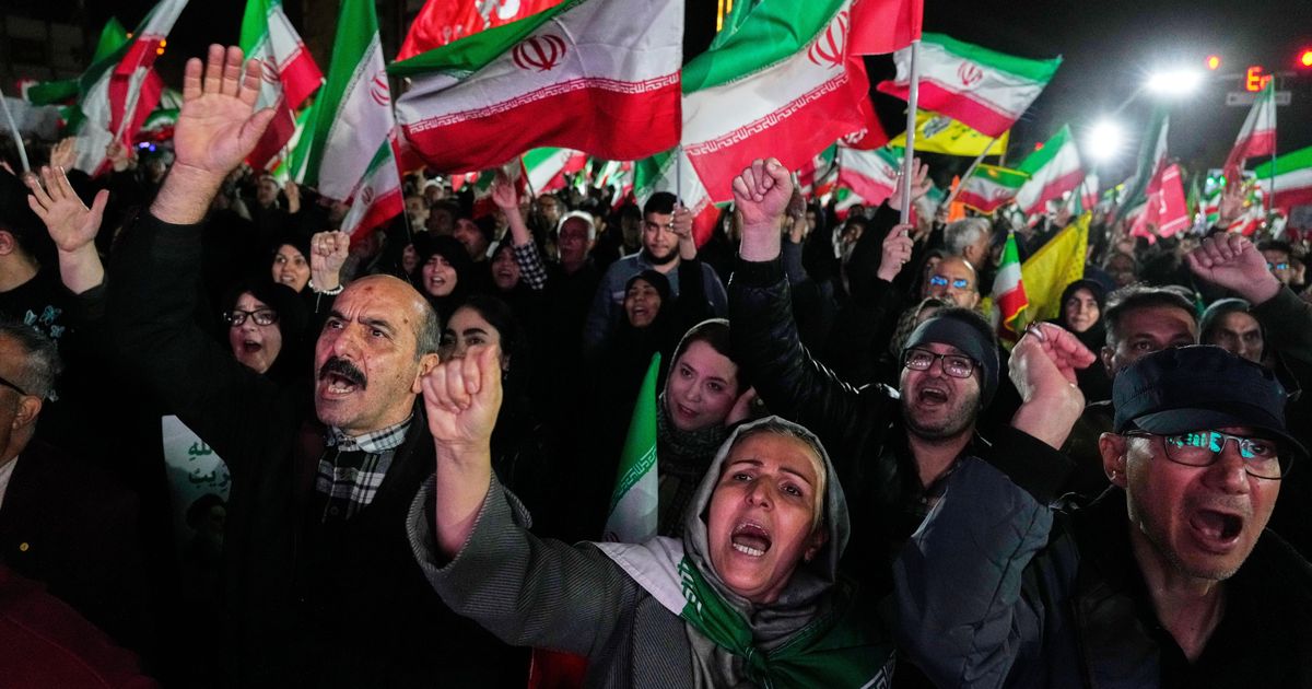 The latest: Trump insists Iran is 'begging to make a deal' after Tehran ...