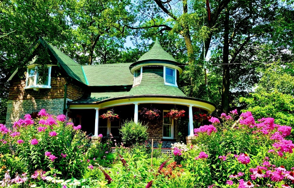 15 things that quietly make a house feel alive