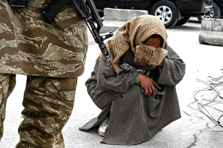 Kaboul enterre des victimes d'une frappe pakistanaise, des proches ...