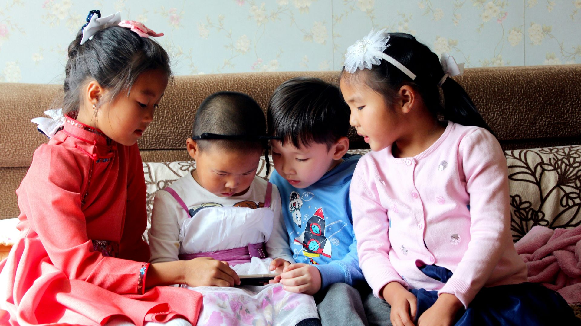 20 signs you're raising kind-hearted kids