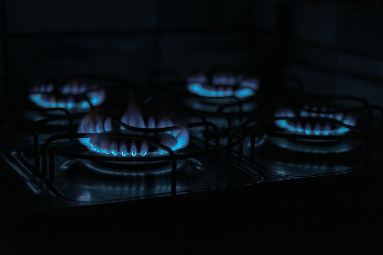 Study finds 40% of European gas stoves leak cancer-causing benzene ...