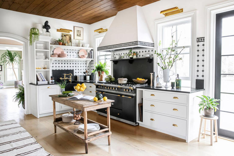 8 designer-approved kitchen ideas that make a big impact—no reno required