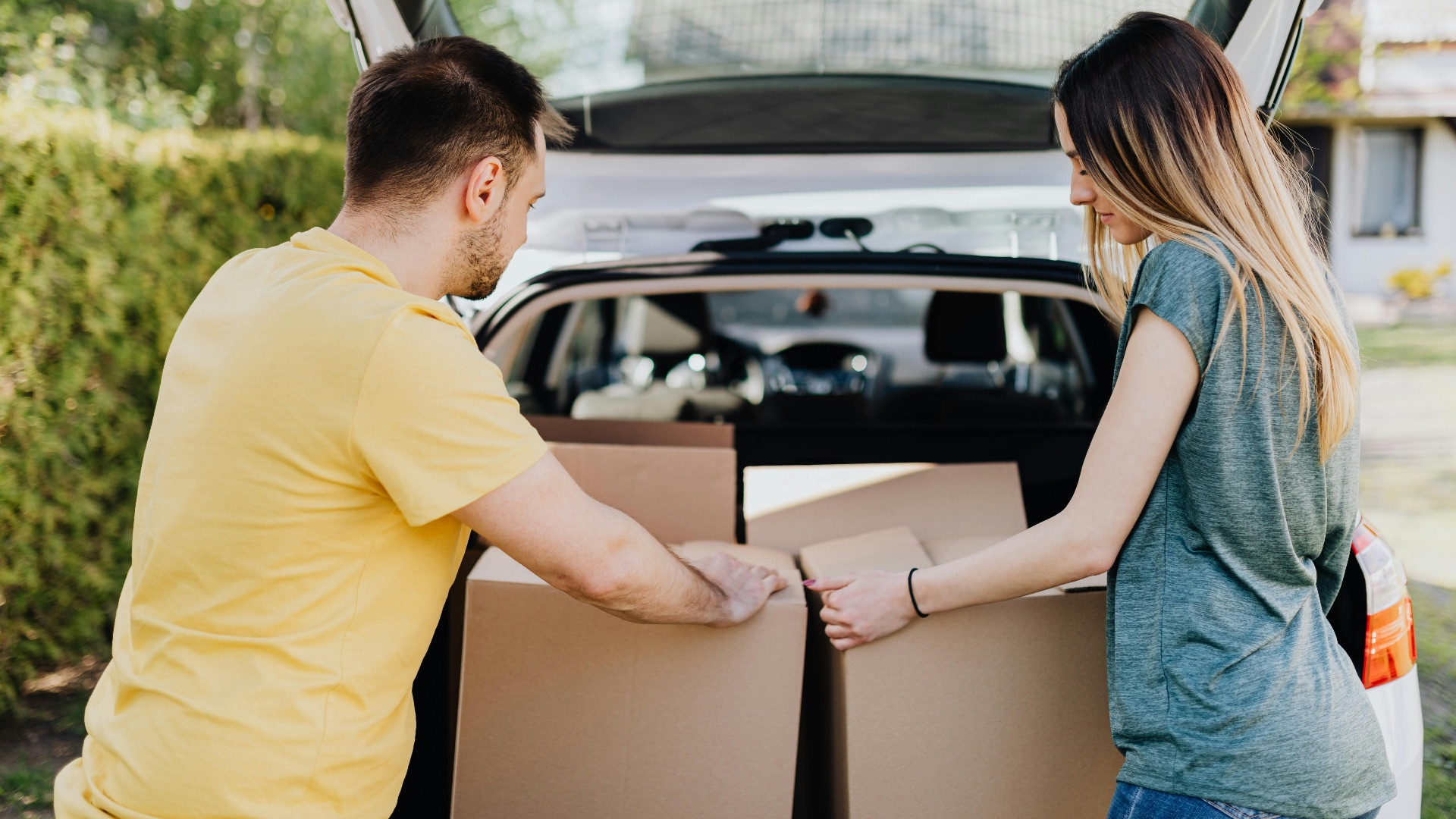 Moving Out? 10 Times Using Your Own Car Makes Sense & 10 Renting a ...