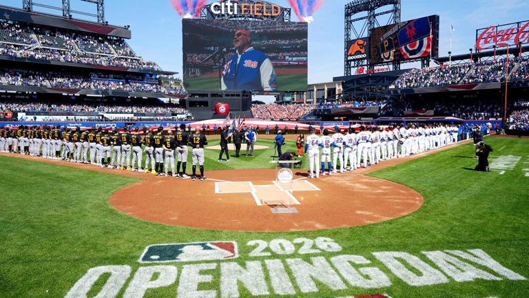 'Hamilton' star gets backlash for national anthem performance on Mets ...