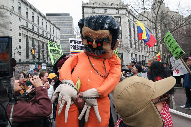 Ousted Venezuelan dictator Nicolás Maduro returns to NYC court as ...
