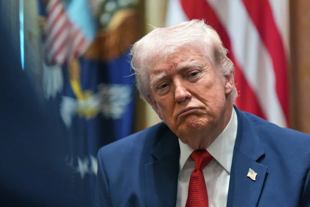 Trump to sign order paying TSA workers amid DHS shutdown stalemate