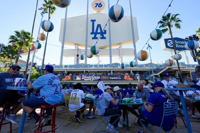Dodgers open season at home, begin quest for third straight World ...