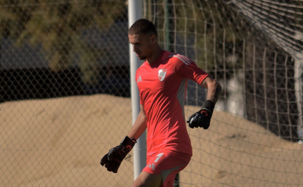 Más sorpresas en River: quién es Joaquín Fernández, el arquero ...