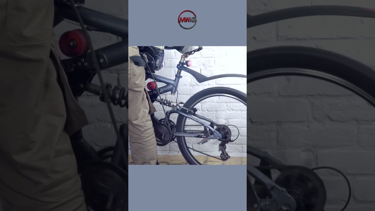 🚴‍♂️💨 A bicycle powered by a chainsaw engine!🔥
