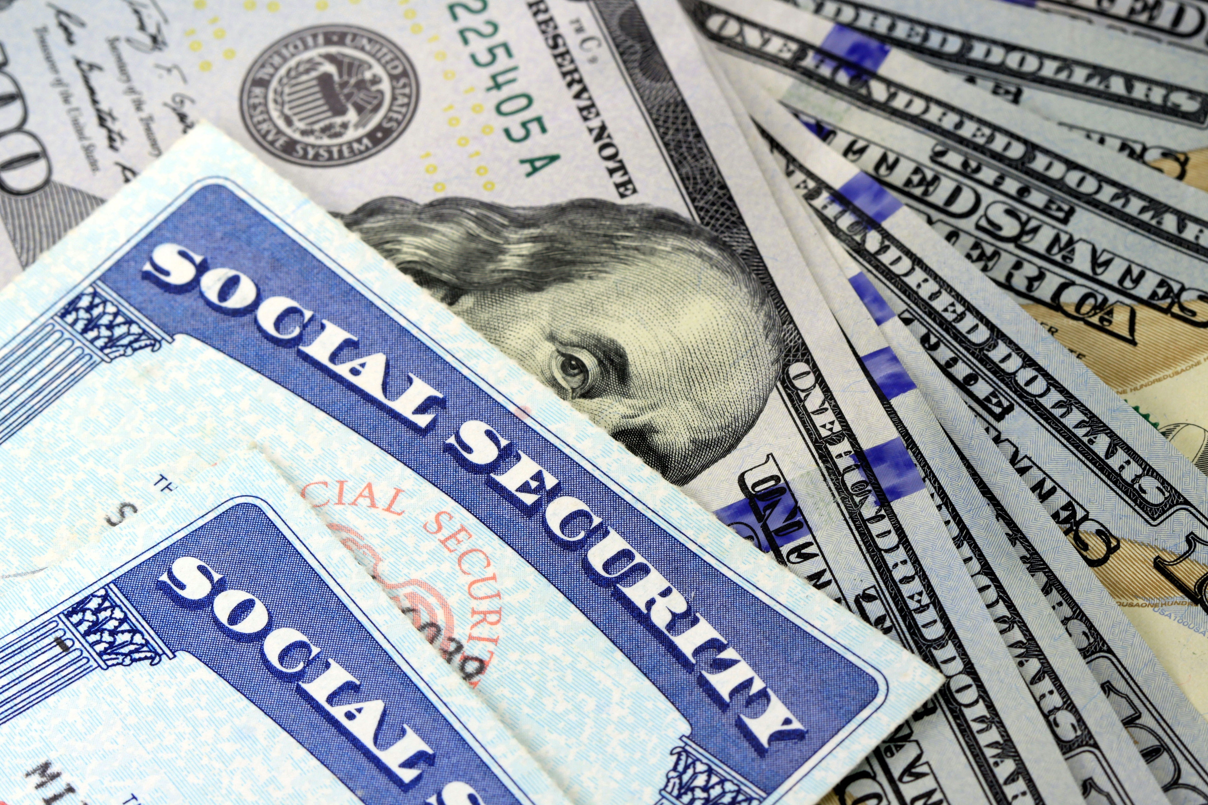 9 people, of whom 7 are in US illegally, charged in benefit fraud ...