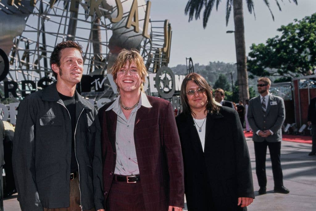 This iconic 1998 pop rock anthem is climbing the charts again - here’s ...