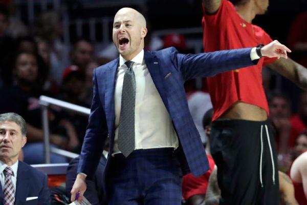 Boston College hires UConn assistant Luke Murray as head coach