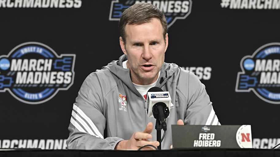 Fred Hoiberg throws himself in front of players to take blame for ...