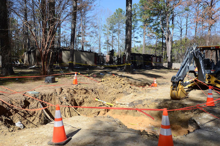 Investigators find gas utility pipes separated before deadly ...