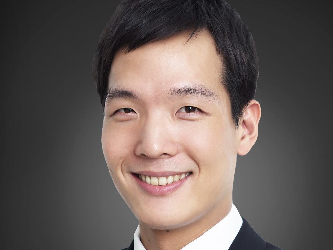 Hanwha Group's Kim Dong-won marries in private ceremony; spouse a non ...