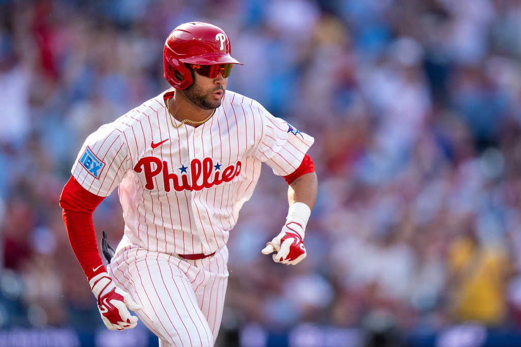 Justin Crawford gets 2 hits in anticipated debut for Phillies. His All ...