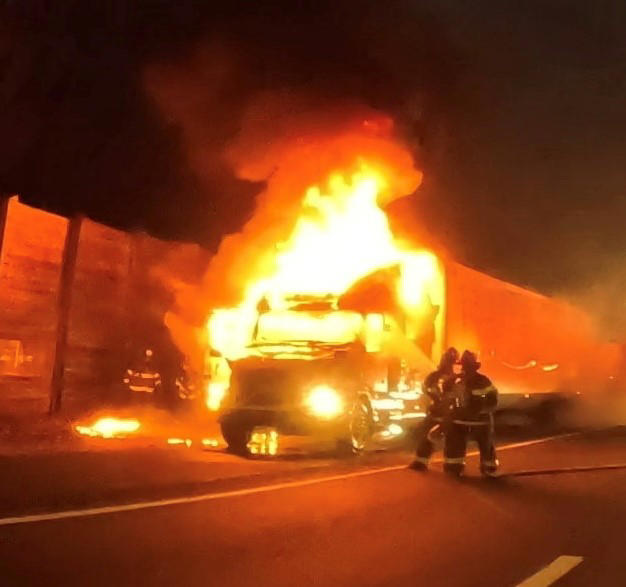 Tractor-trailer catches fire in Norwalk on Interstate 95