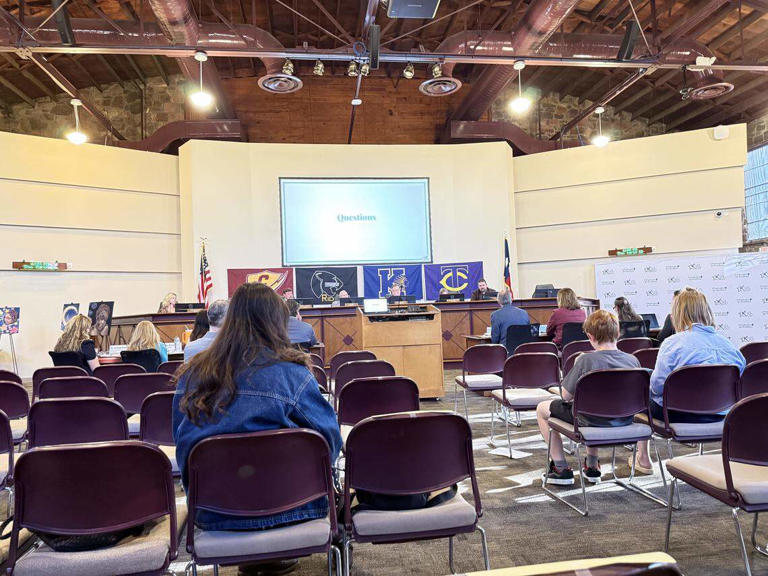 Keller school board votes to close 3 schools and consolidate grade levels