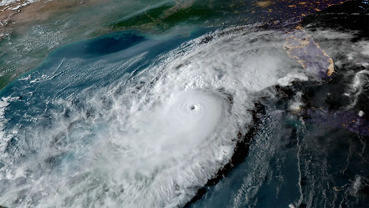 The National Hurricane Center’s new forecast cone will warn more people ...