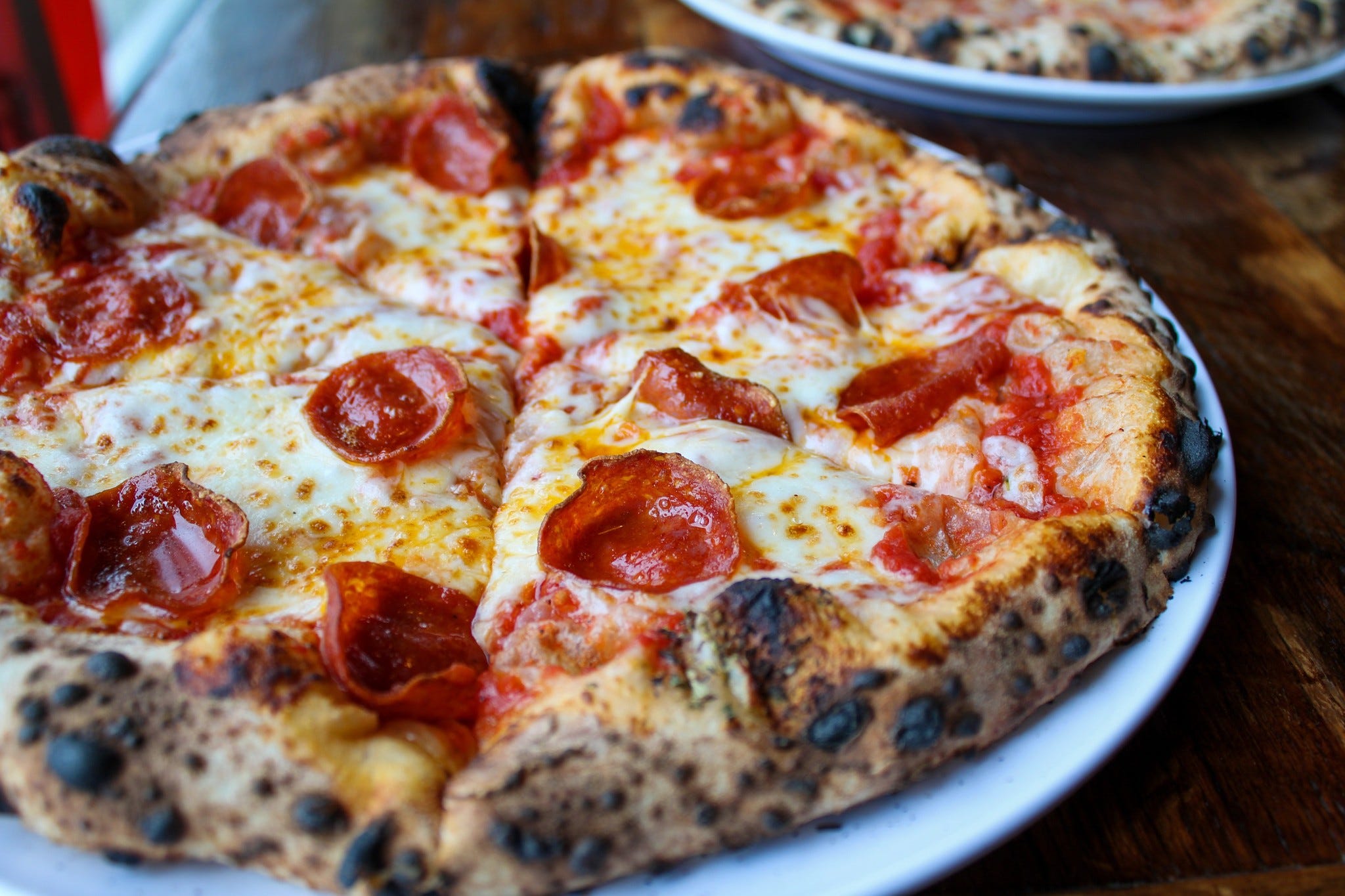 Dave Portnoy brings 'one bite' pizza review back to Kentucky