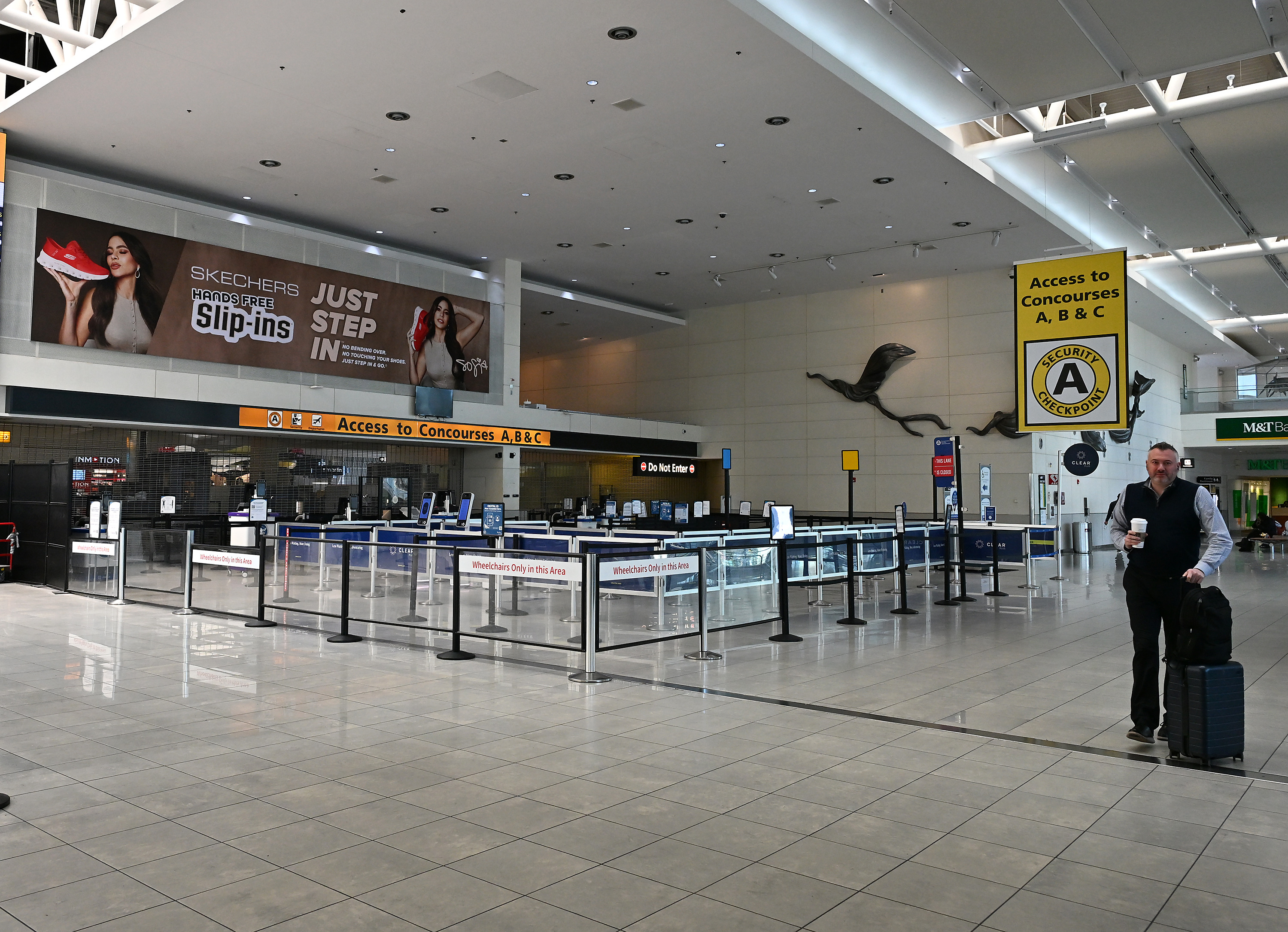 Multiple security checkpoints closed at BWI as TSA staffing gaps continue