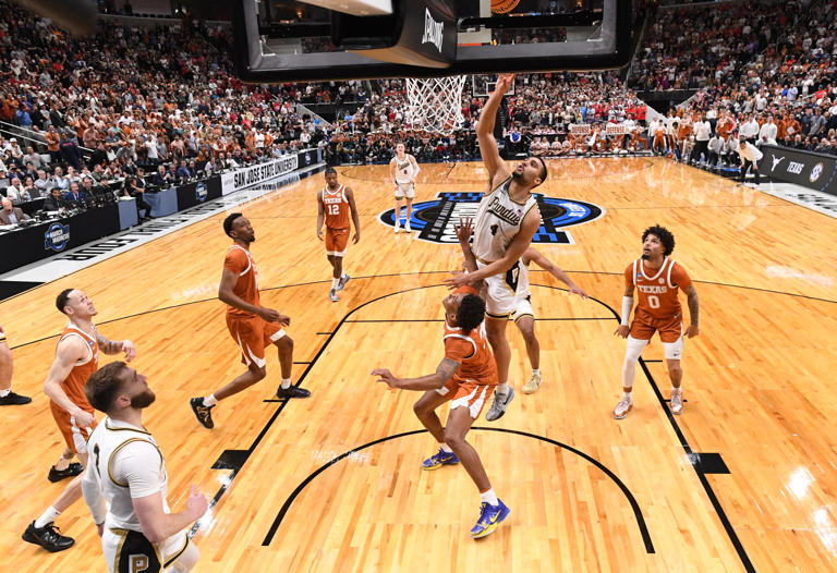 Rapid reaction: Last second tip-in sends Purdue past Texas in Sweet 16
