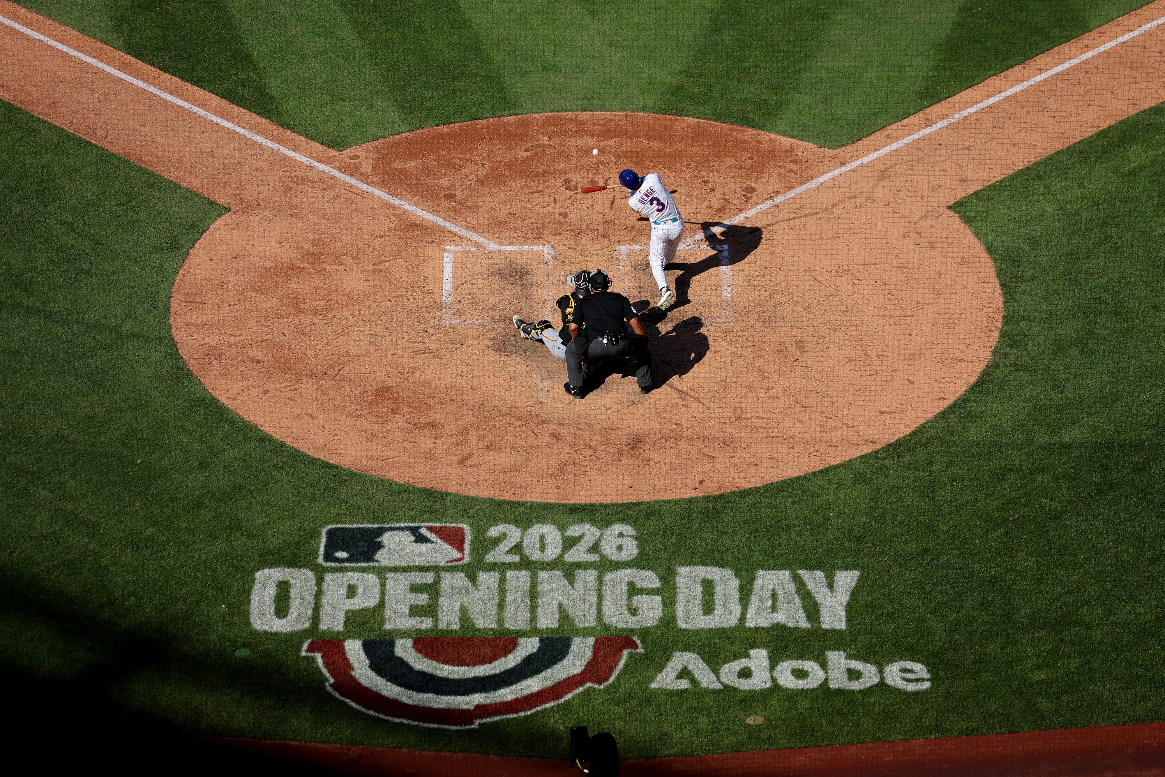 Is a dead bird falling next to Carson Benge a bad omen for Mets?