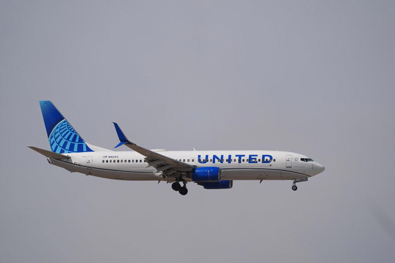 FAA investigates close call between military Black Hawk, United flight ...