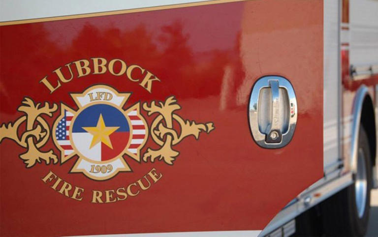 Lubbock firefighter suffers leg injury during structure fire