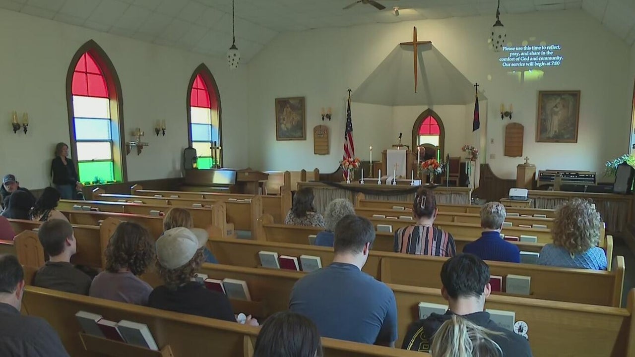 Memorial service held for Yough High School students killed in crash