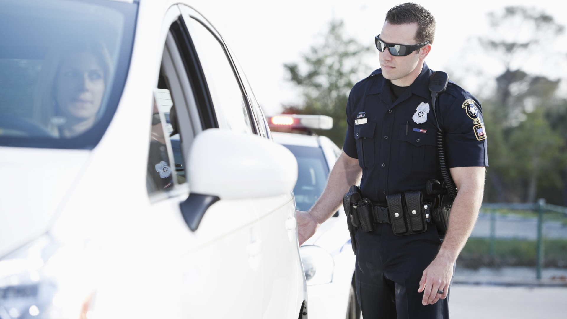 What it means when police tap your trunk at a traffic stop