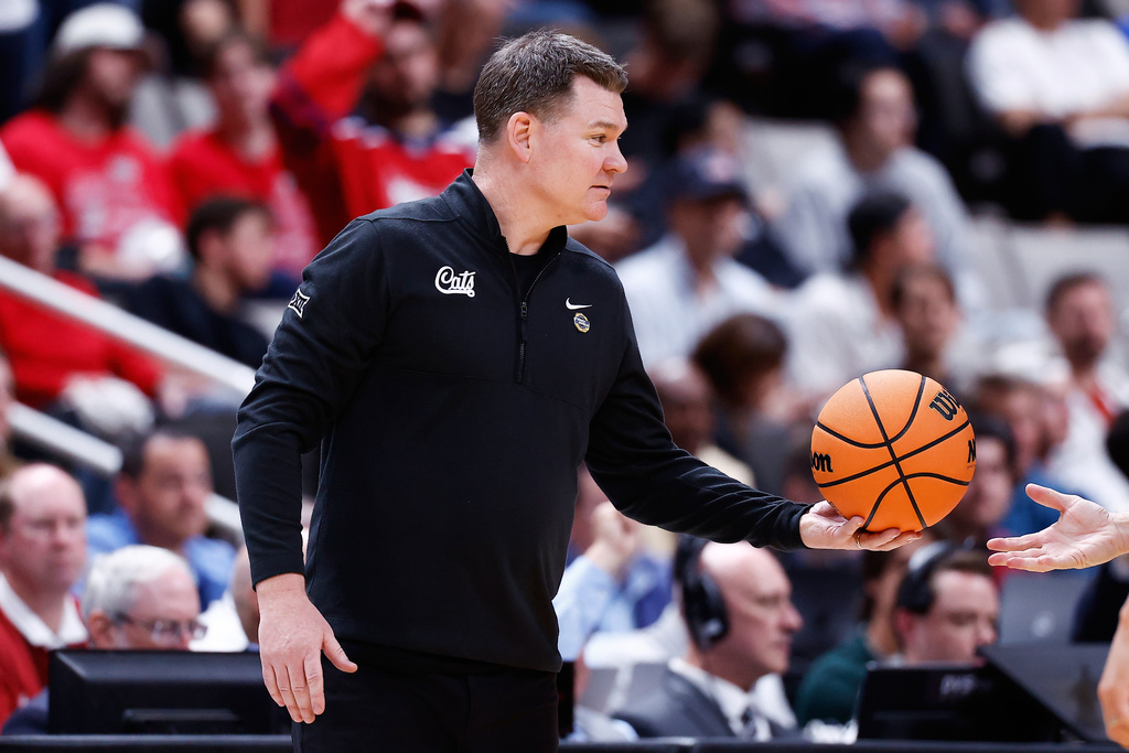 Top-seeded Arizona beats Arkansas 109-88 to reach the Elite Eight for ...