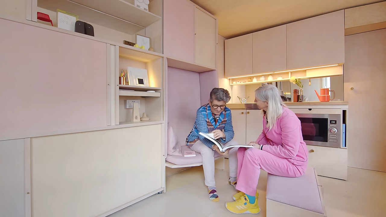 Watch how this 13sqm/140sqft London space became a fully functional home