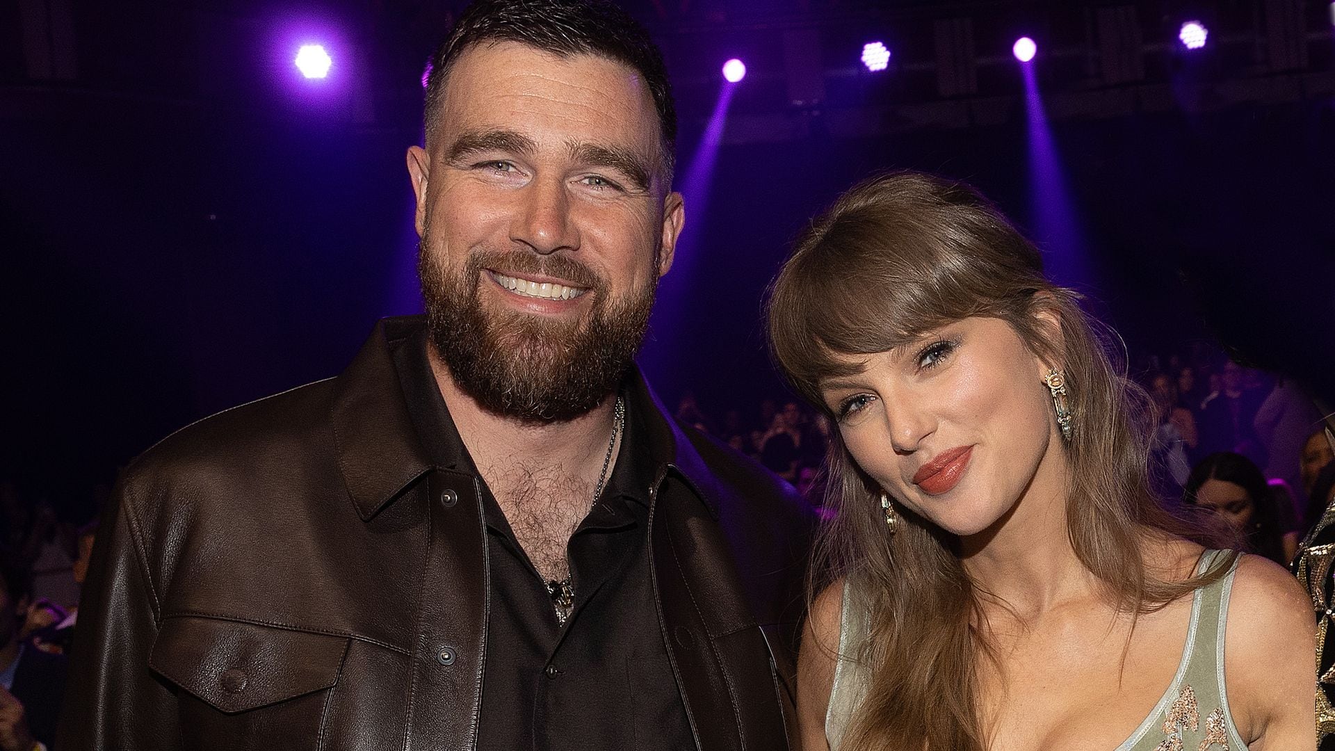 Taylor Swift y Travis Kelce debutan en los iHeartRadio Music Awards ...