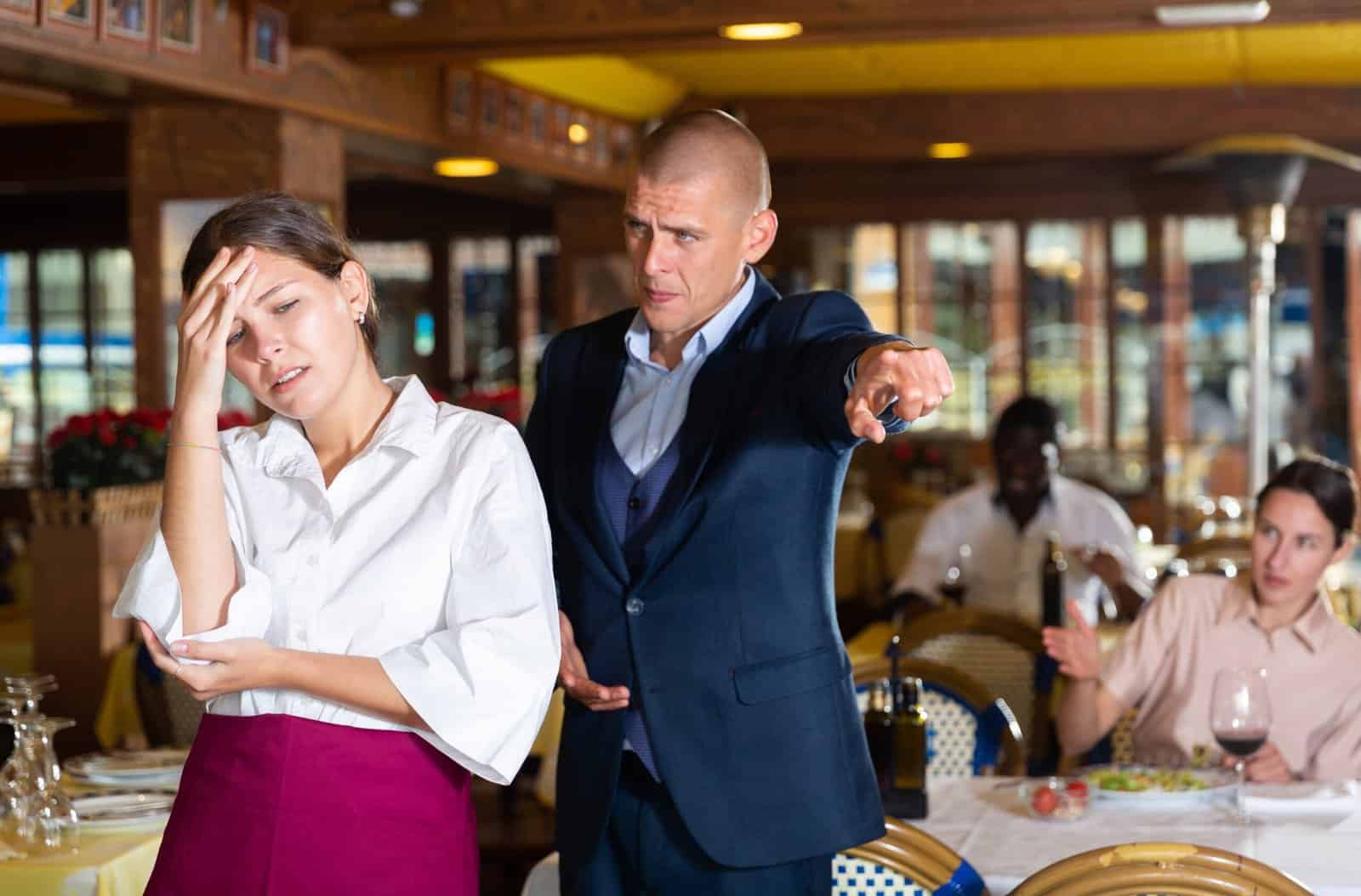 12 habits that instantly make you look low-class