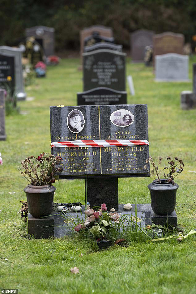 Only Fools and Horses actor Buster Merryfield's grave was damaged by ...