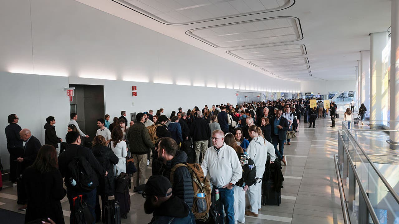 See wait times at LGA, JFK, EWR for Monday